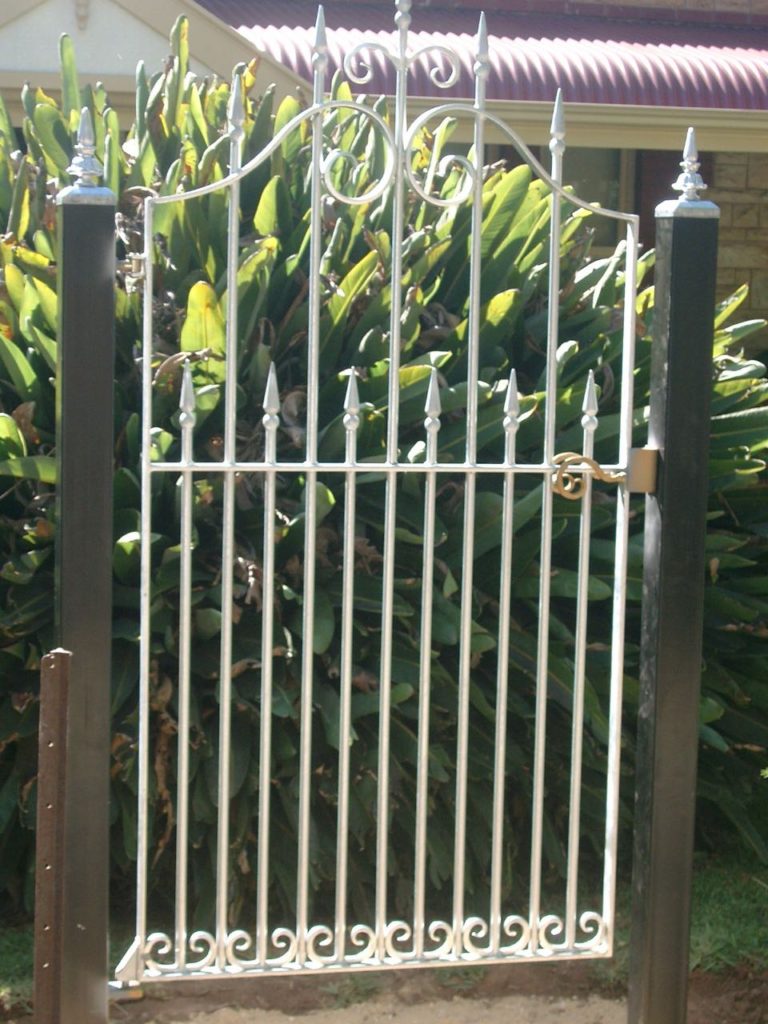 contemporary-design-single-entrance-steel-gate-with-spears-a-scroll ...